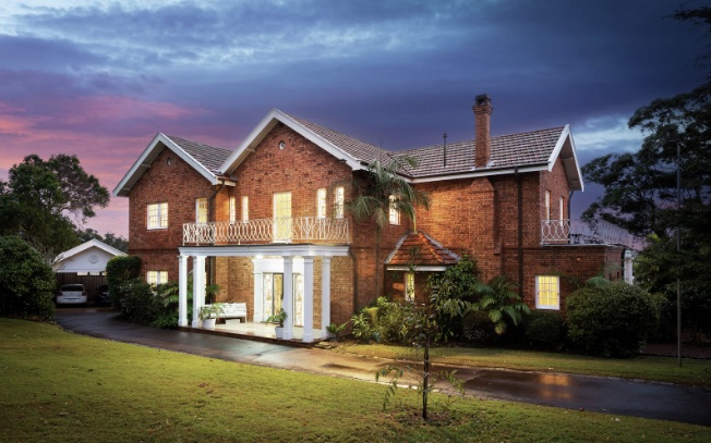 The Peter Hunt Collection - Raffan Kelaher & Thomas | Find Lots Online